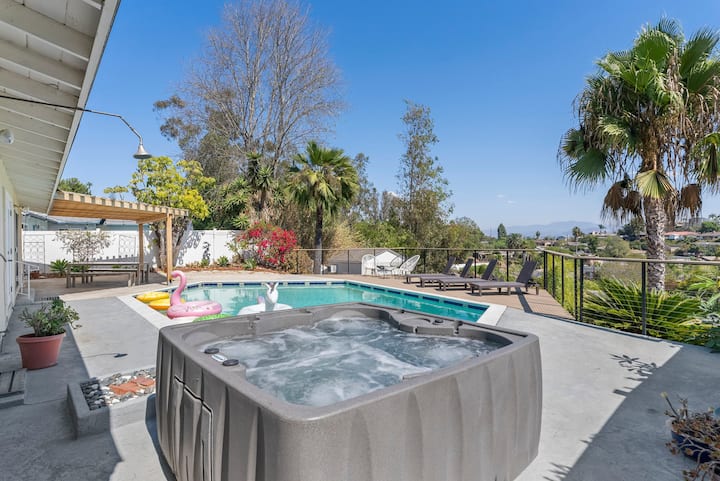 New Promotion-free Hot Tub Feb- Solar-heated Pool - San Diego, CA