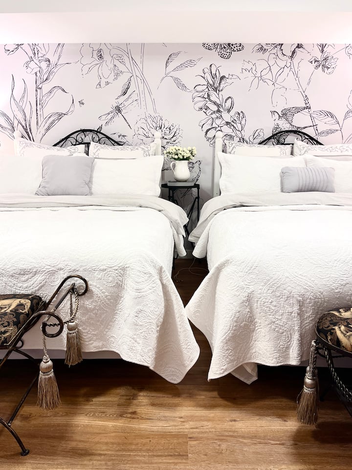 Beautiful Tranquil Valley Walk Out Studio Suite - Calgary