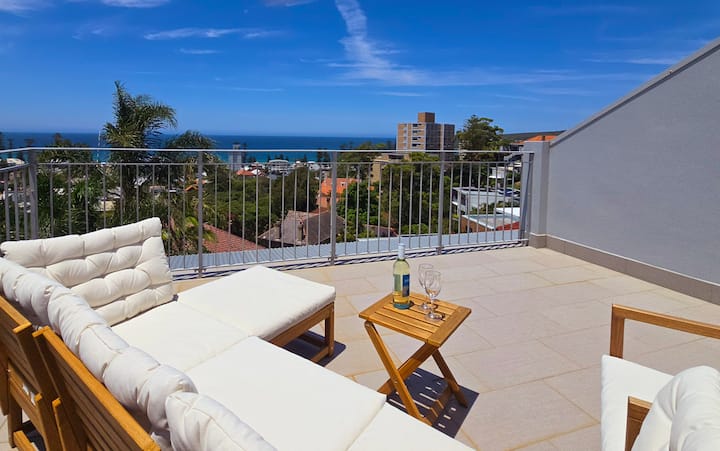 Oceanview Rooftop Retreat - 曼利議會