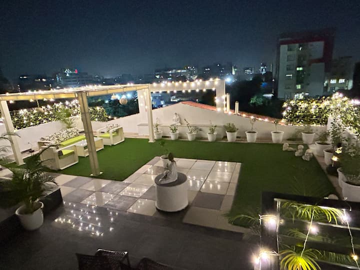 Vaas: Comfy Stay With Open Terrace - Gurugram