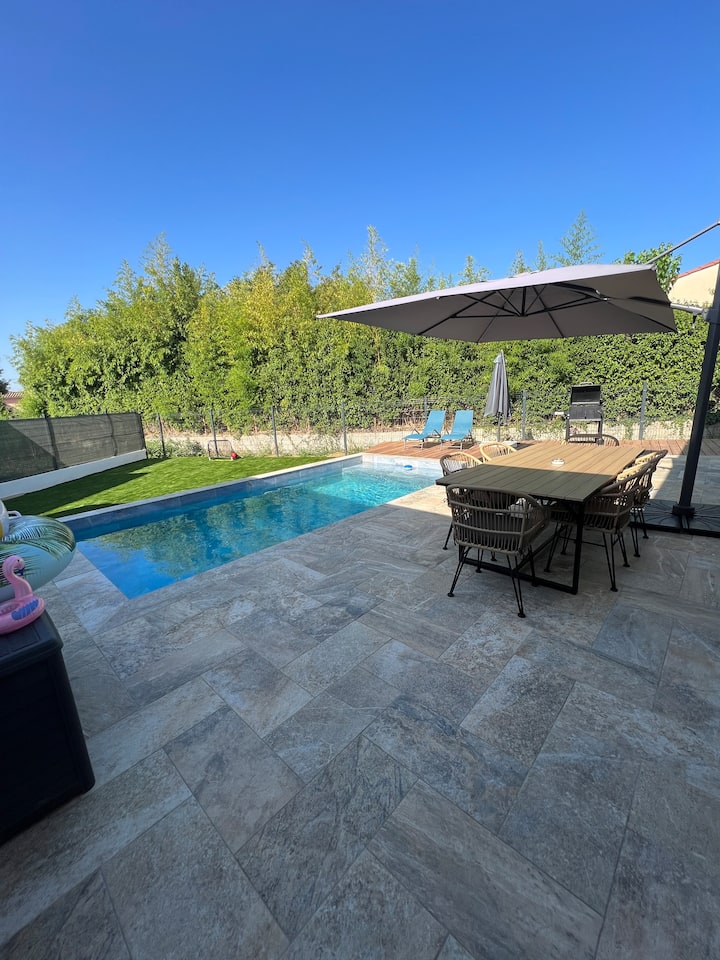 Jolie Maison Avec Piscine - Alès