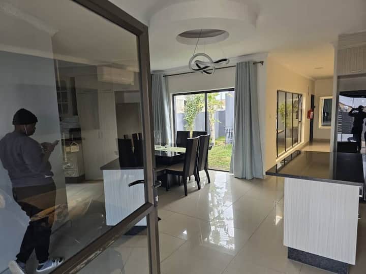 Elmorta Inn Guesthouse Tsholofelo - Gaborone