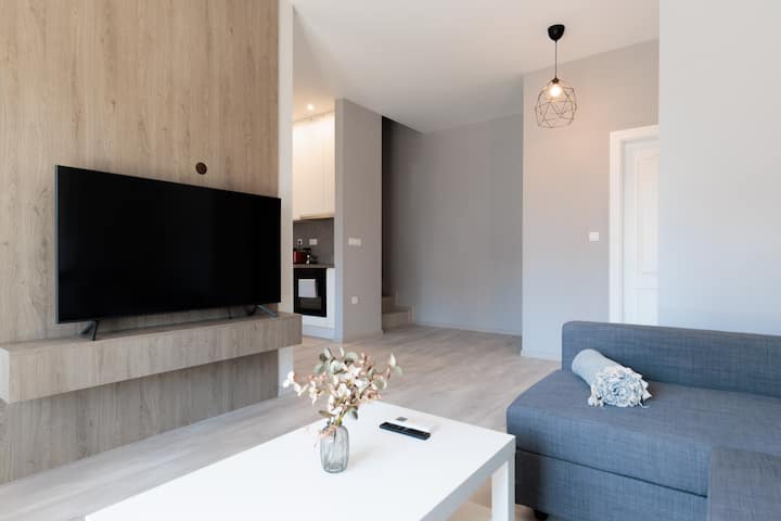 Cozy And Bright 2br Family Home - Zadar