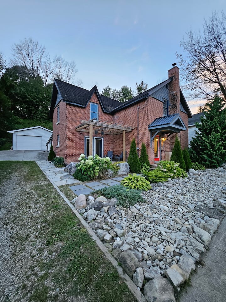 “Sunny Side Up”
3br Home Wiarton - Sauble Beach