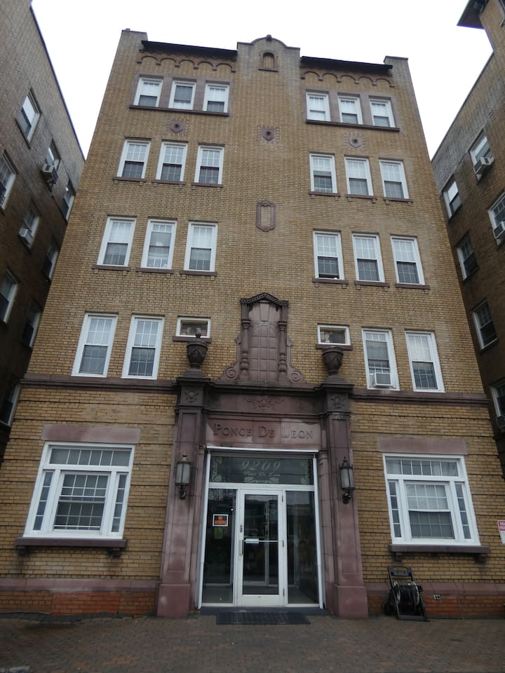 Spacious Apartment, Very Close To Nyc And Met Life - Englewood, NJ