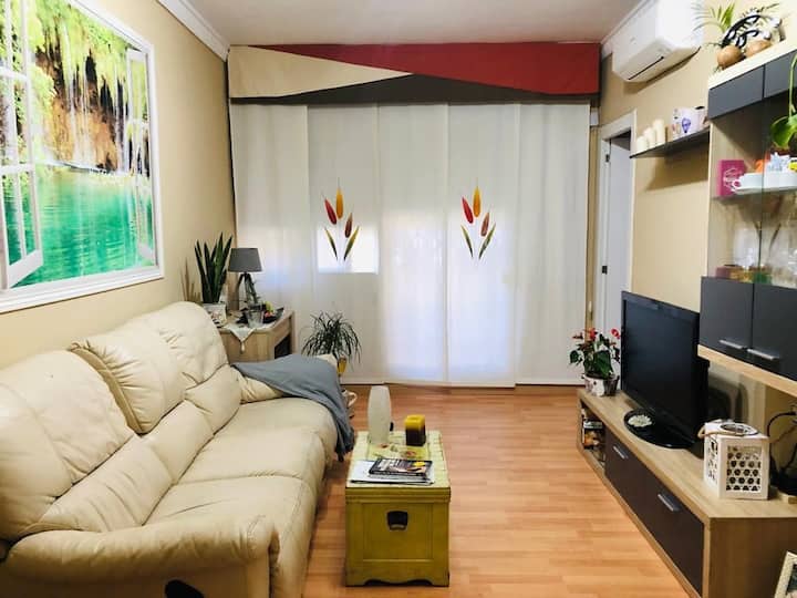 Habitación Pequeña Con Encanto - Gavà