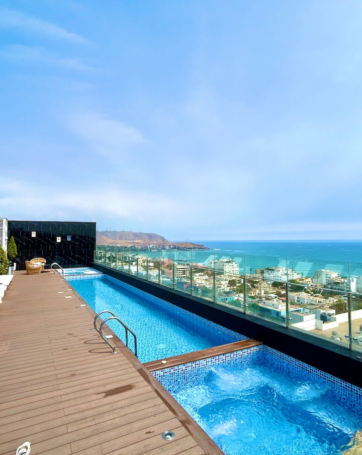 Barranco & Miraflores: City Views + Pool, & Gym - Lima