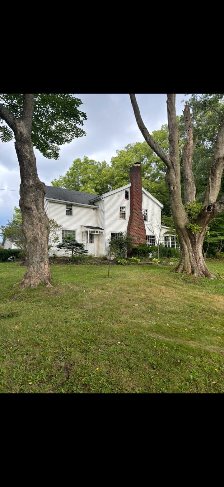 The Farmhouse Cabin - Ashland, OH