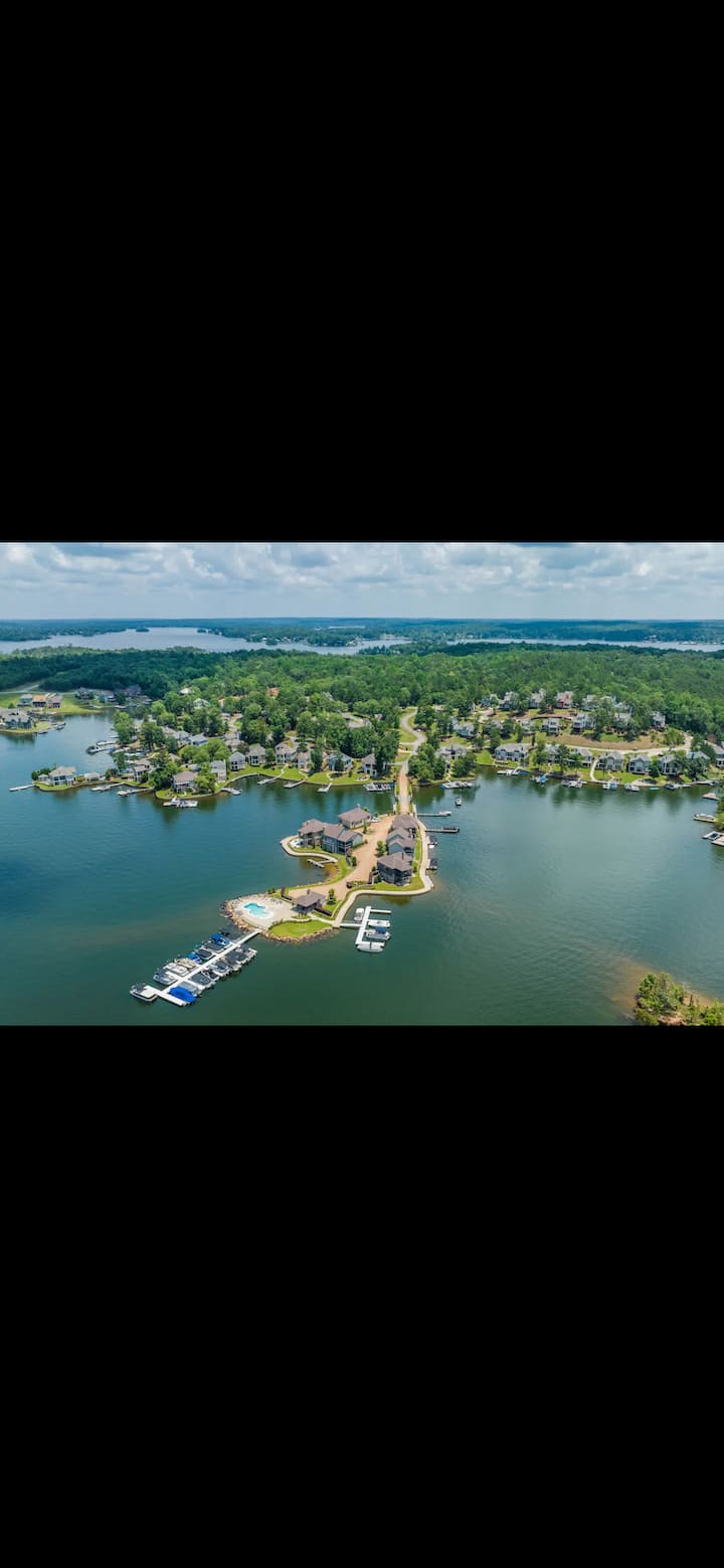Lake Martin Getaway - Lake Martin, AL