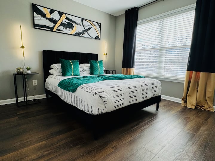 Cozy Atlantic Station Suite! - Atlanta, GA