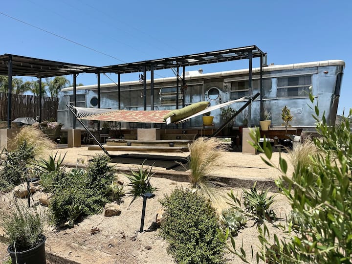 Lavender Dreams. Airstream Oasis W/mineral Bath - San Marcos, CA