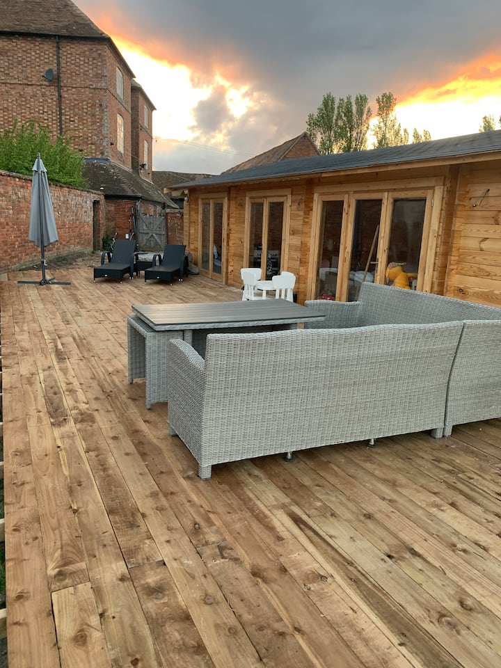 The Lodge Based On A Farm - Stratford-upon-Avon