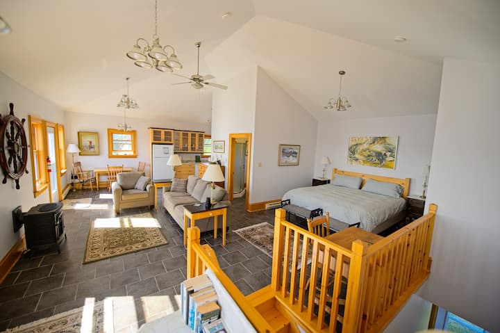 Seaside Guest House - Liverpool, NS, Canada