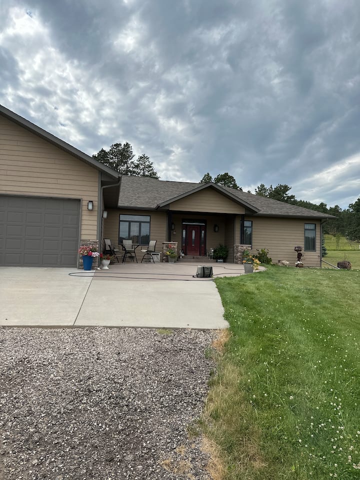Sturgis Rally House On 20 Acres - Sturgis, SD