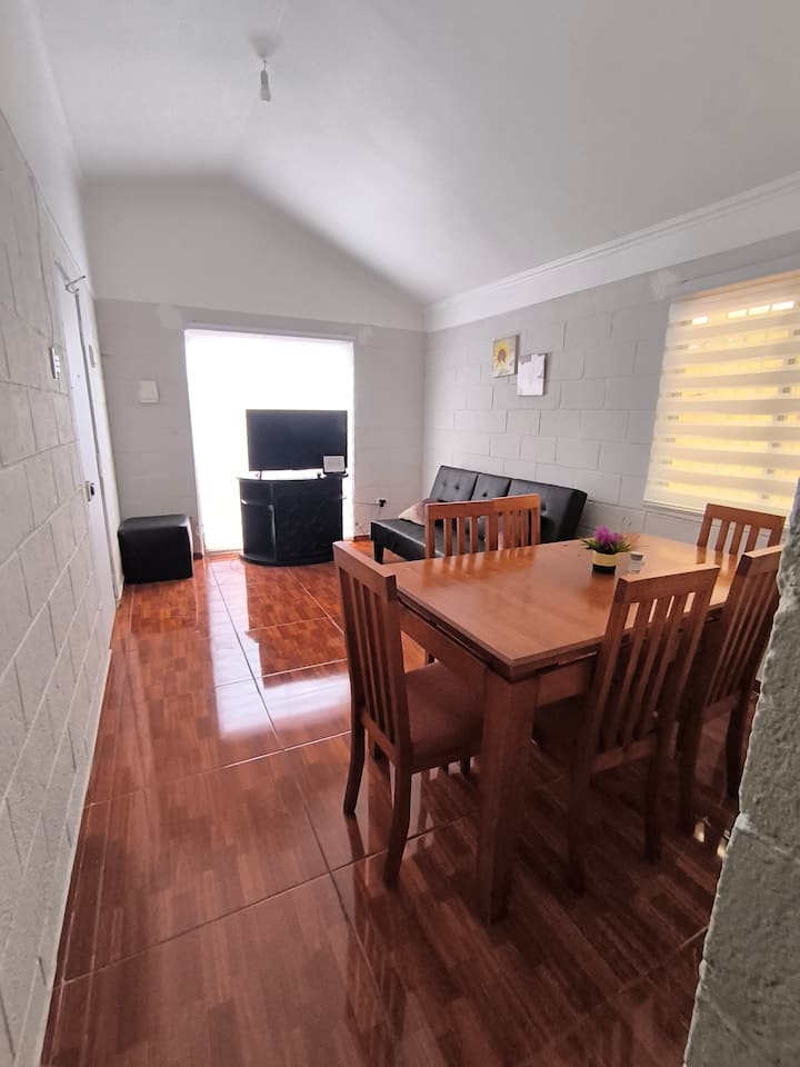 Casa 5 Dormitorios Y 2 Baños - La Serena