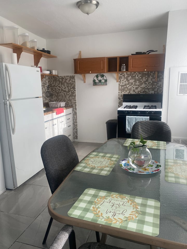 Apt. B Close To West Town And Outlets | West Side - Santa Teresa, NM