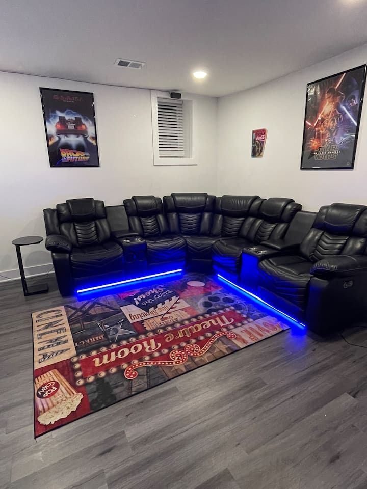 Bi Level Downtown Midtown Suite *Ps5*movie Theater - Windsor