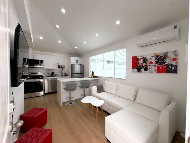 Stylish New Build Cozy 1bd Oasis - El Segundo, CA