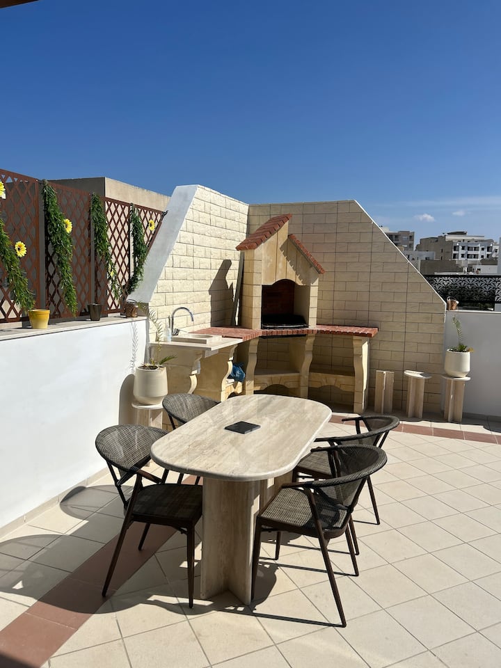 Superbe Penthouse Avec Une Piscine Et Un Barbecue - Sousse