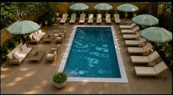 The Iris, Signature Suite, First Floor - Charleston, SC