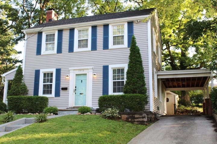 The Classic Colonial - Virginia