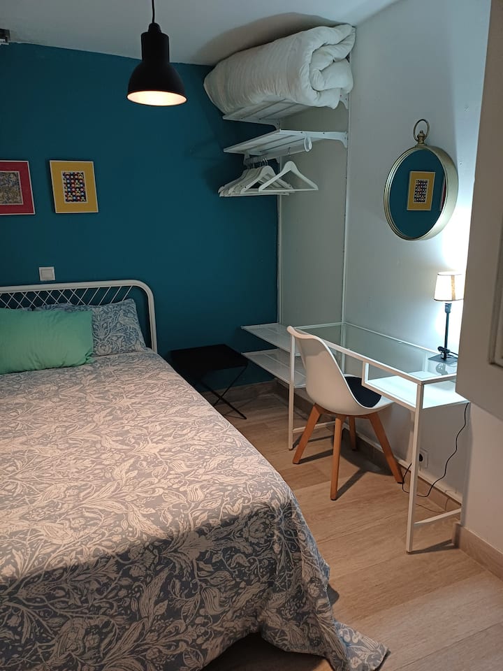 Bedroom Wi-fi /Airport/ Ifema/ Metropolitano. - Madrid