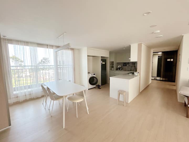 3b2b [Aewol] New Apt · 108㎡ · Cozy & Convenient - Jeju