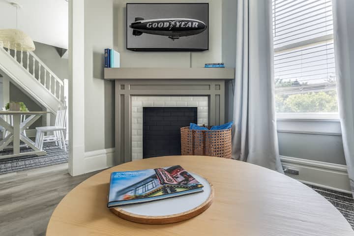 Akron Nurse's Nest | 3 Bedrooms - Akron Zoo, Akron