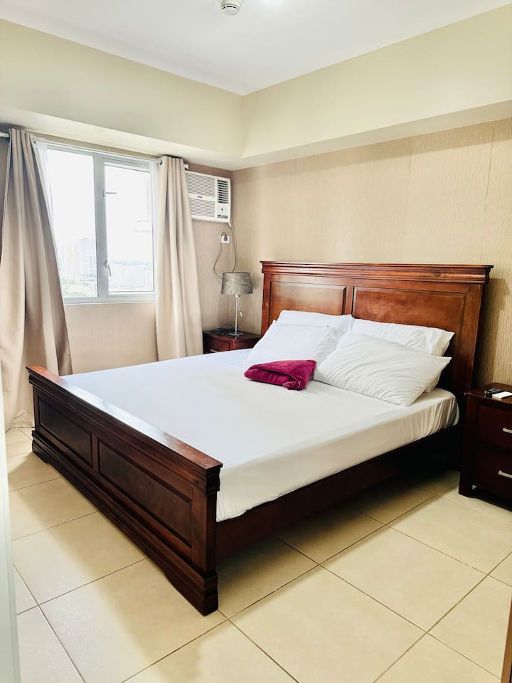Homey Stay 1br: Pool, Wifi, Smart Tv - Lahug
