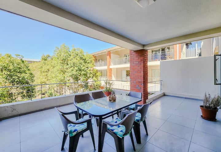 Mayfair Apartments - Goodwood