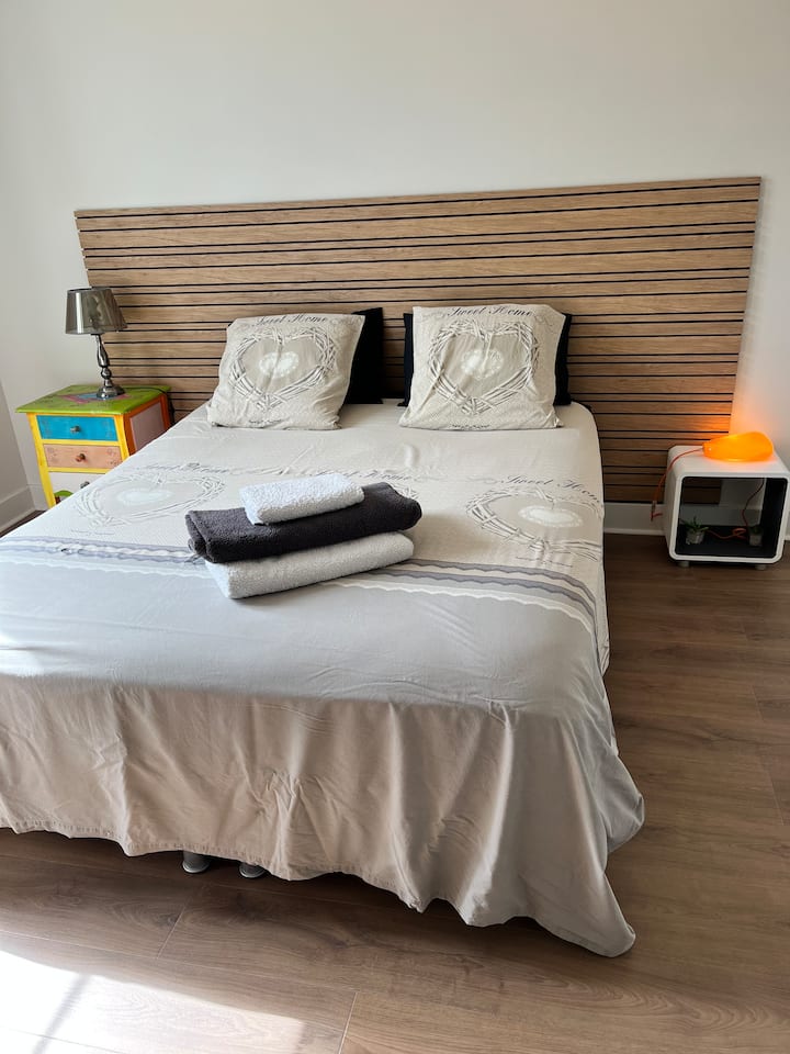 Appt 100% Climatisé, Grand Lit 160, Calme&confort - Bourg-en-Bresse