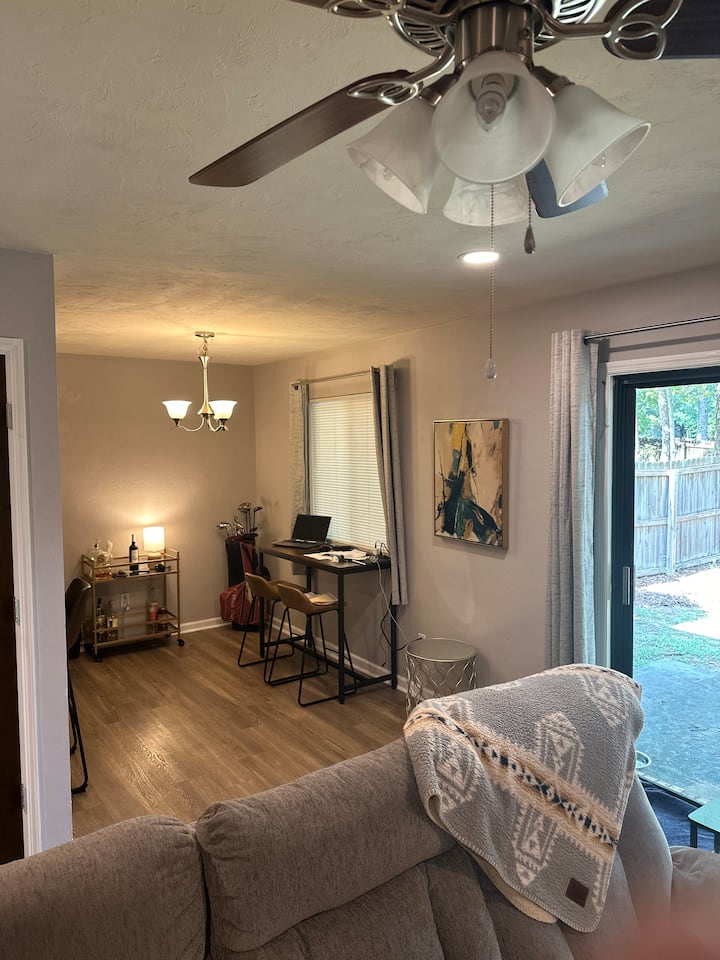Midtown Abode Unit B—close To Hospitals & Schools - Tallahassee, FL