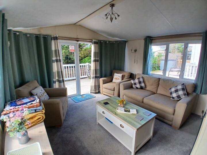 Coopers Retreat - Located On A Lovely Quiet Site - Constantine Bay