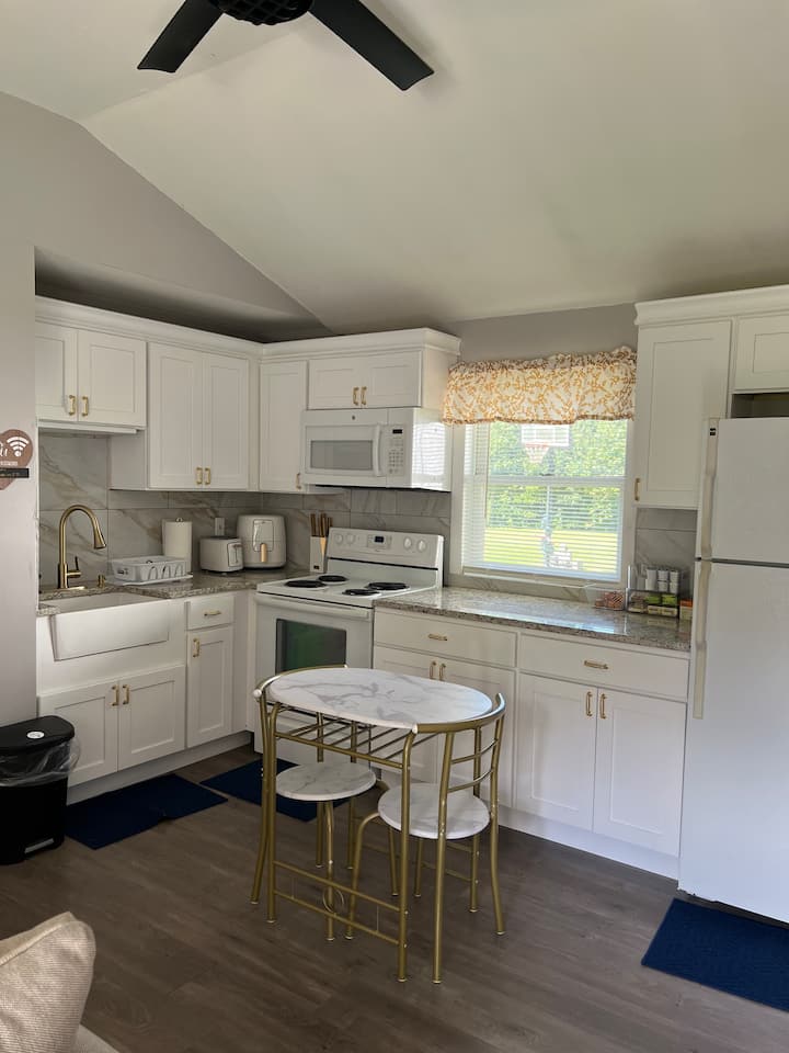 1 Bedroom In-law Apartment - Waterbury, CT
