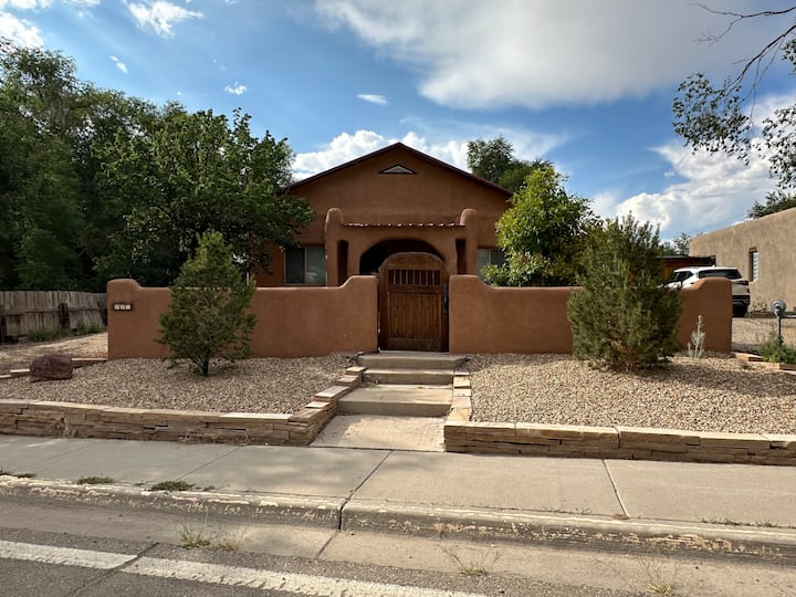 Cozy Home Steps To The Plaza - Taos, NM