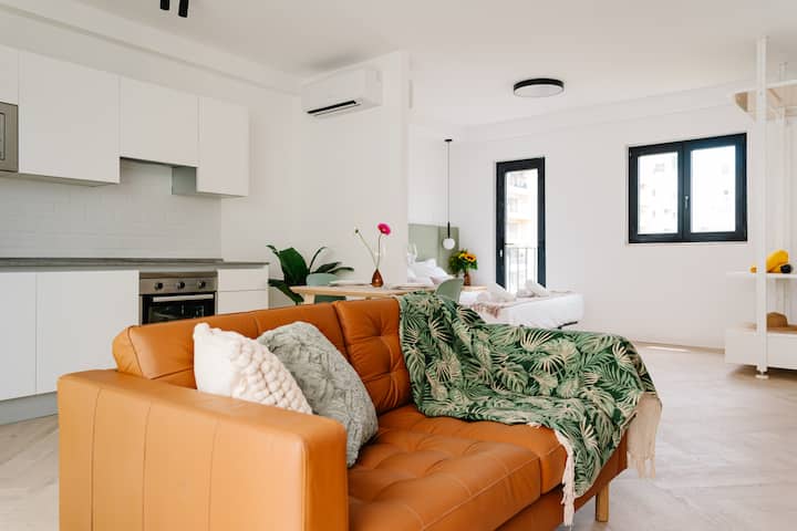 Mainstreet Sliema Studio Suite! By Beyond Stay - La Valetta