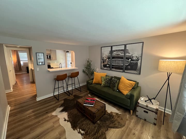 Trendy 1 Bed Steps To Dining - Farmington Valley - Nepaug State Forest, New Hartford