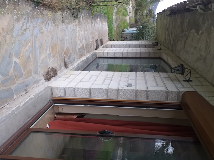 Loue Appartement F3
Le Giosaffatta - Collonges-la-Rouge