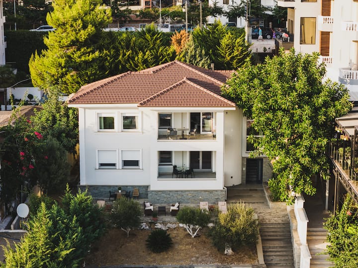 Villa In Front Of The Beach - 薩蘭達