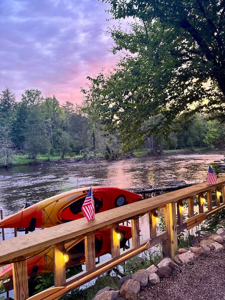 Oconto River Hideaway - Mountain, WI