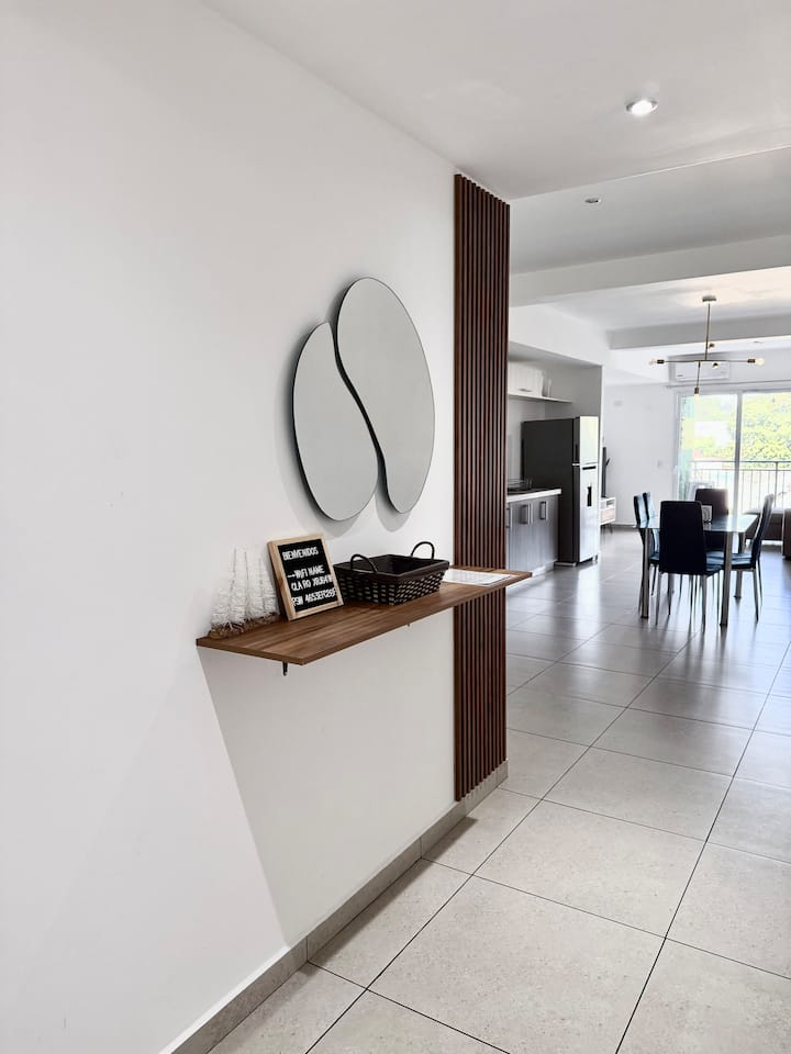 Spacious 4 Bedroom Apartment Ac/wifi/gym/ Premium - San Salvador