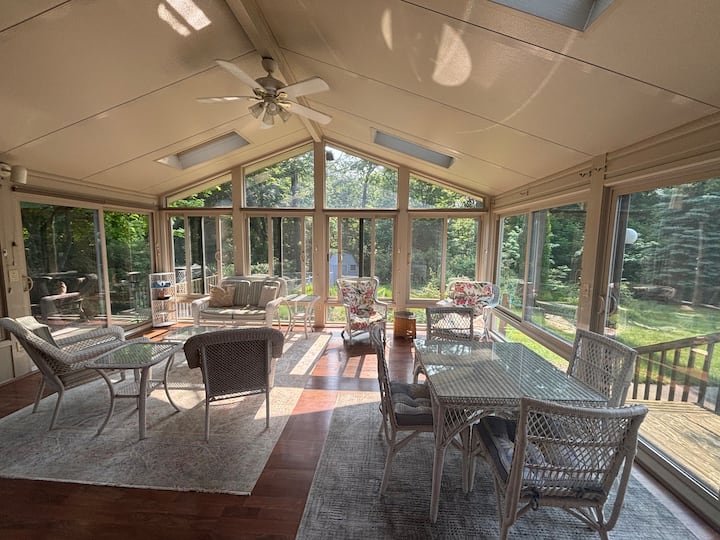 Serene Location Close To Beaches - Benton Harbor, MI