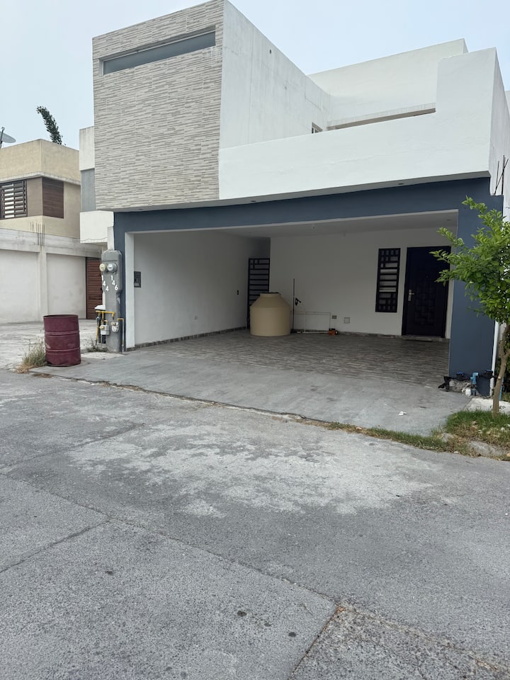 Casa Equipada En Privada A 15 Min Del Aeropuerto - Aeropuerto de Monterrey (MTY)