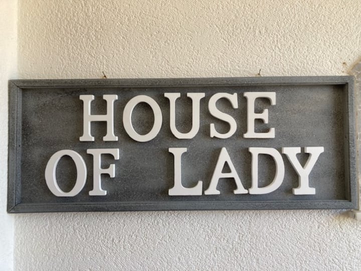 House Of Lady 
Sicily Wonderful - Carini
