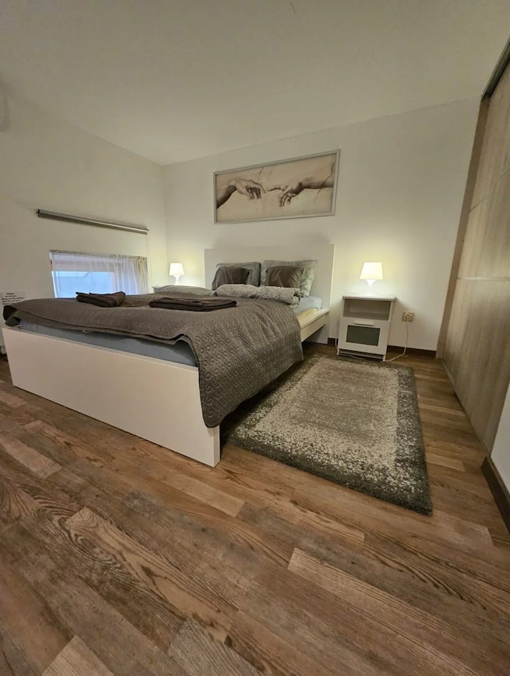 Luxury 3 Bedroom Apartment In Newyork Cafe - Boedapest