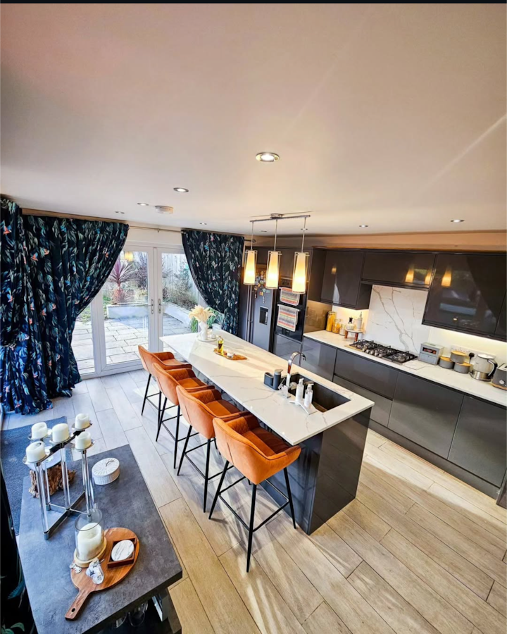 Modern, Homely, Special Place - Cardiff