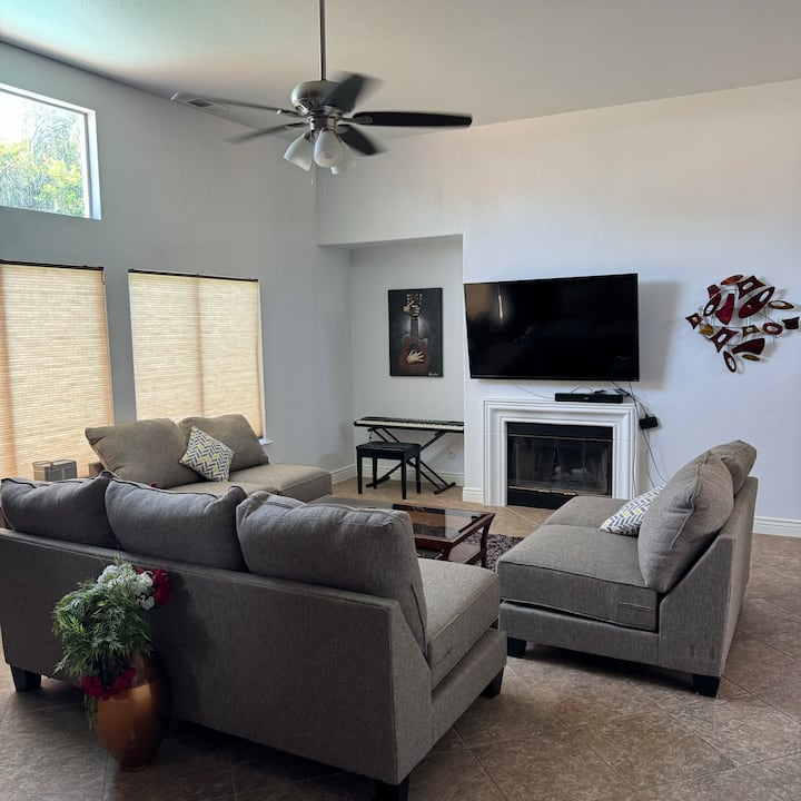Cozy 3b/2ba With Pool - Fresno