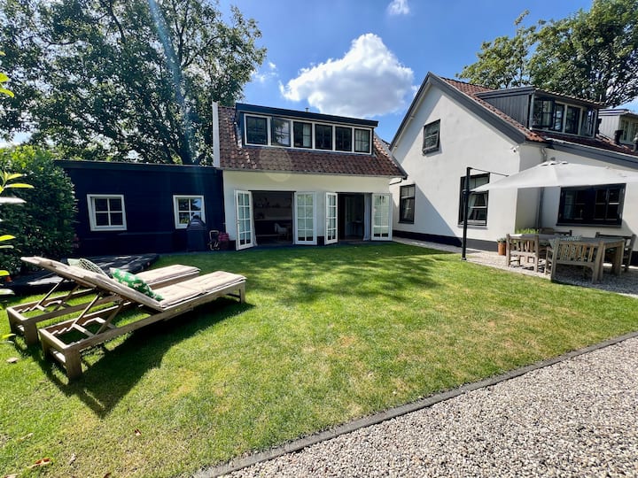 Family Home In Centre Of Laren - Laren