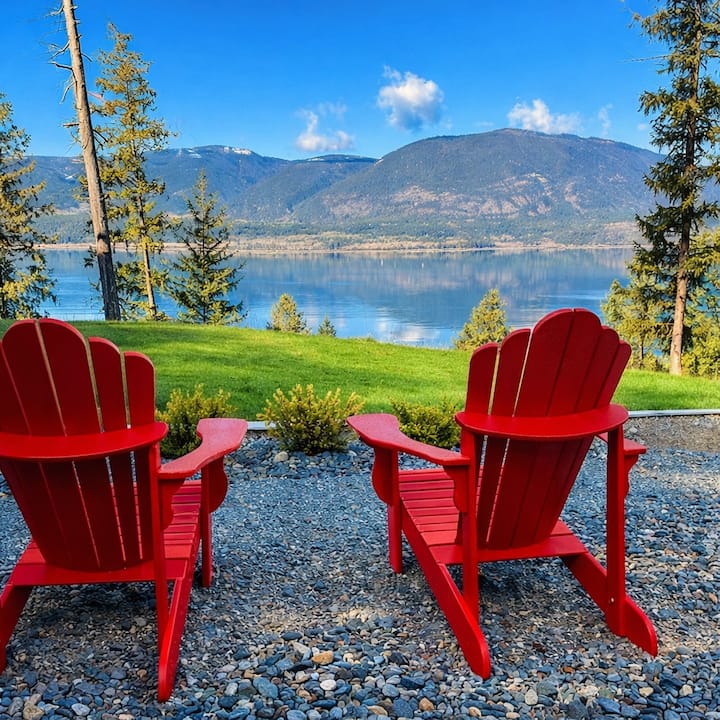 Serene Lakeview Escape With Breathtaking Views - Salmon Arm