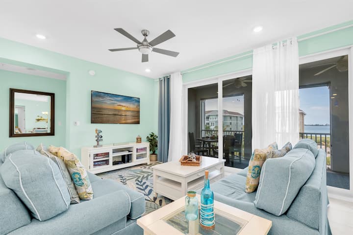 Paradise Awaits By Coastal Chic Vacations - Holmes Beach, FL